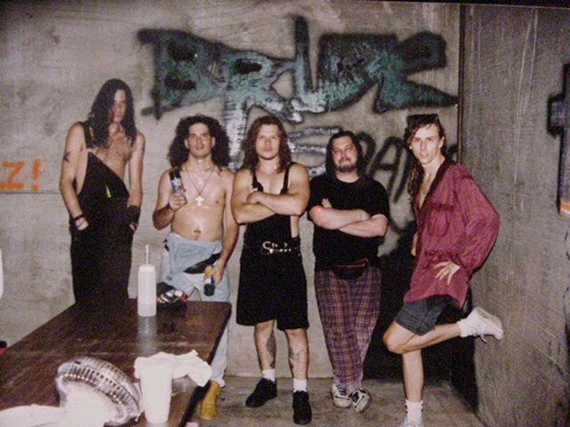 TRACK TO HELL / Post comunitario: Banda cristiana favorita